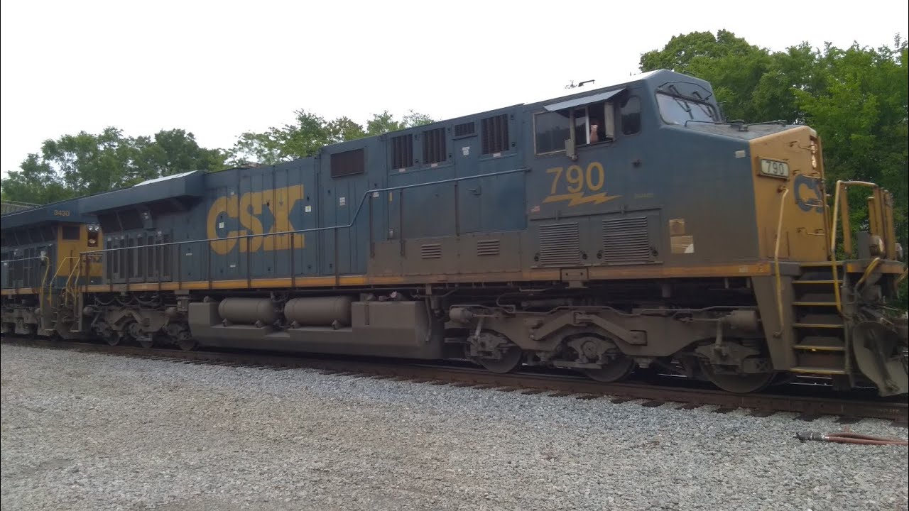 CSX freight Train Q583 heading Northbound With CSXT 790 in the lead 4 ...