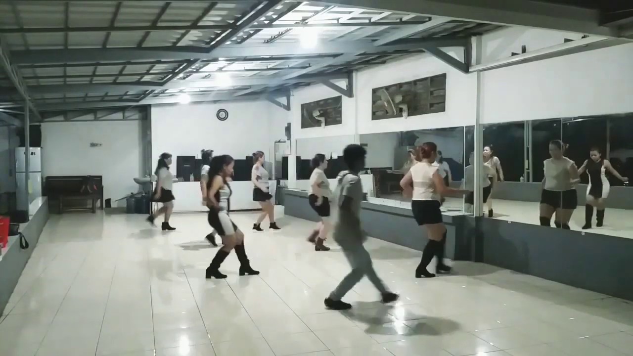 Stomp Down - Line Dance - YouTube