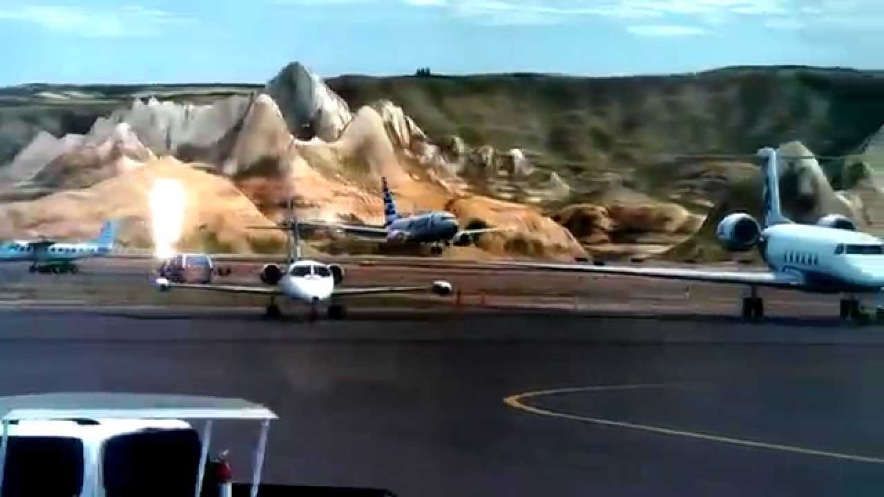 Boeing 737 Landing at KSEZ (Sedona, AZ) - YouTube