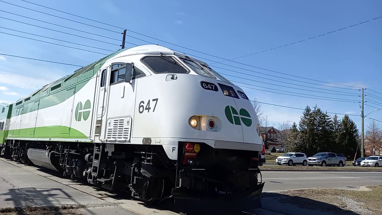 MY FAVORITE GO TRANSIT LOCOMOTIVE!!! (RARE) 3/29/2021 - YouTube