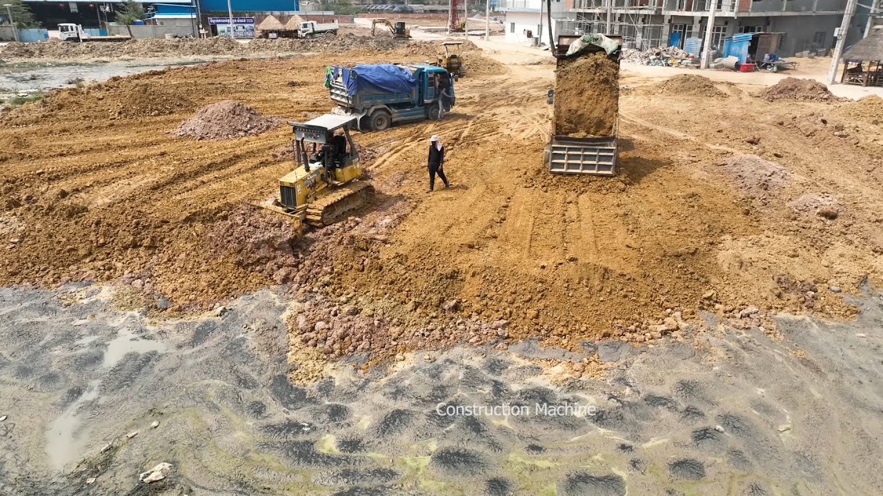 Amazing Action Showing Bulldozer D20P Moving Dirt to water Mud Clear ...