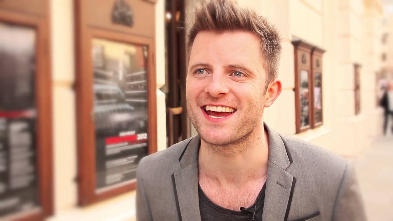 Matt Flint - Presenter Showreel - YouTube