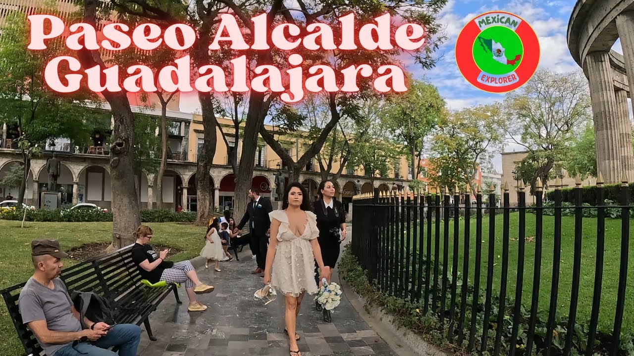 Paseo Alcalde Guadalajara 4K walking tour - YouTube