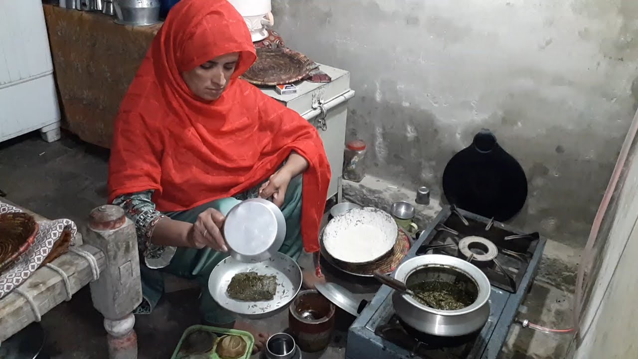 Amazing Village Food Cooking At The Village Family Women in Pakistan ...