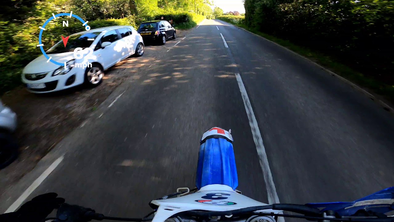 YZ125 flat out on road UK - YouTube