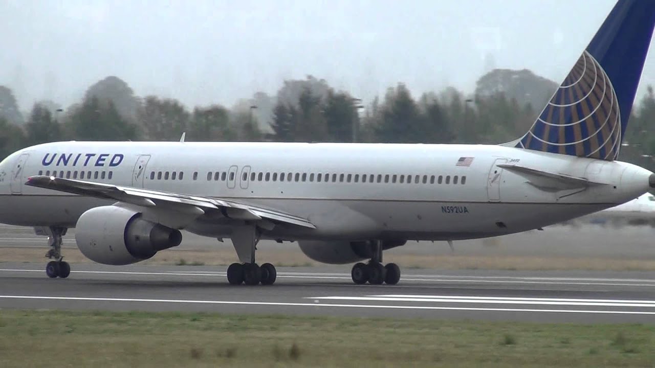 United Airlines N592UA 757-200 Takeoff Portland Airport (PDX) - YouTube