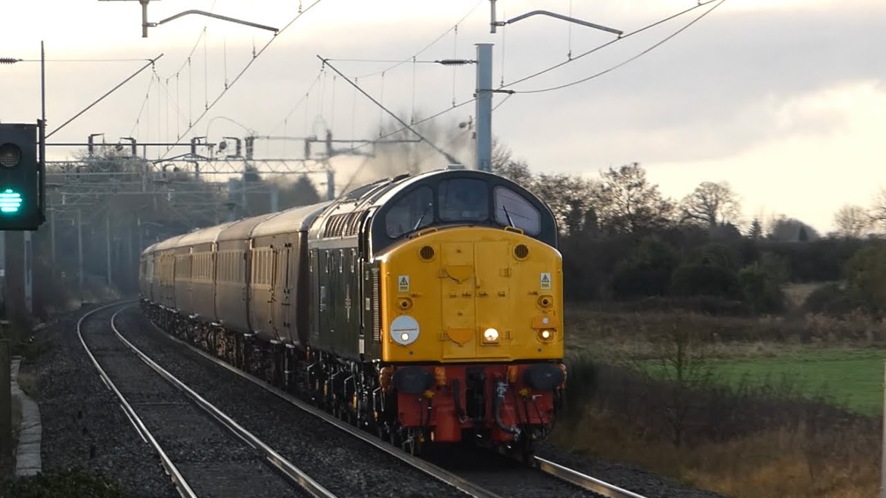 D123 ‘Andania’ & 45118 ‘The Royal Artilleryman’ - ‘The Christmas ...