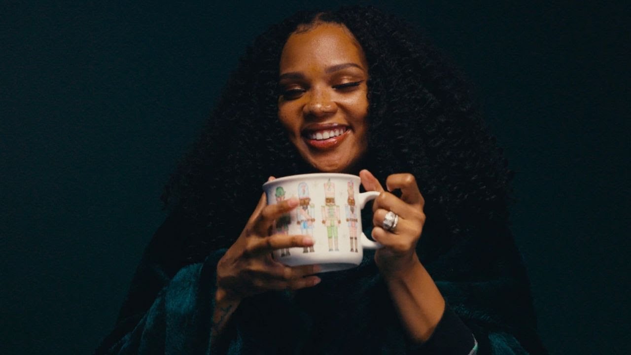 Symone Royale - Cookies & Cuddles (Visualizer) - YouTube