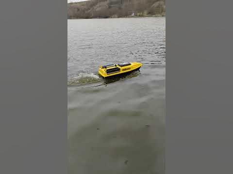 Два мотора 5010 750kv на одном валу - тест кораблика на водоеме - YouTube