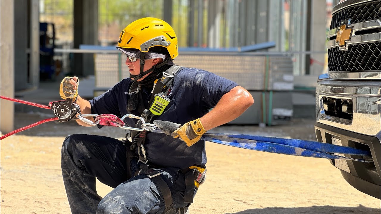 Tower crane operator rescue training with El Paso’s Ladder 11 - YouTube