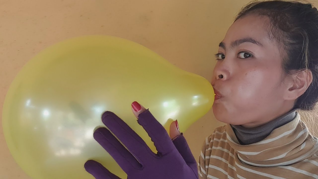 Outdoor Fun Balloon Blowing Learn colors - YouTube
