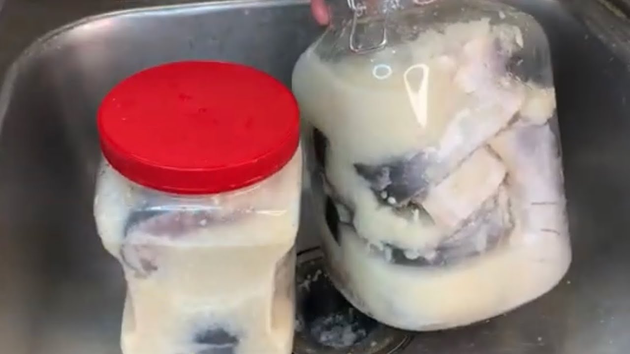 ວິທີເຮັດປາຈາວ/วิธีทำปลาเจ่า/How to make pa Jao (Lao food) - YouTube