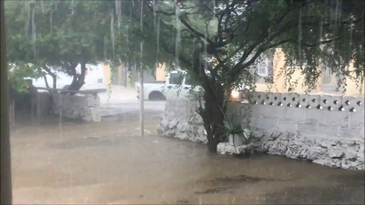 rare Aruba flood first day of vacation November 2016 - YouTube