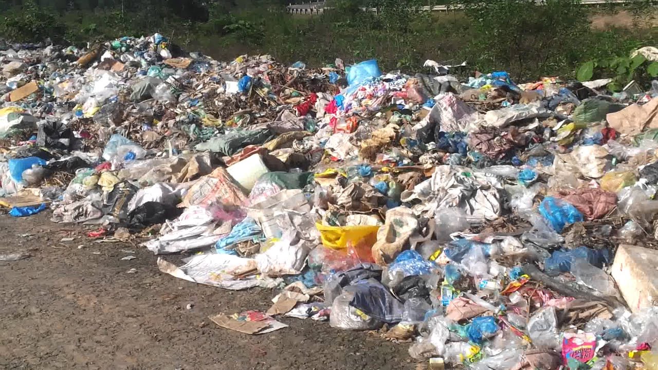 Huyện Cam Lộ xả rác bừa bãi trên đường Hồ Chí Minh.mp4 - YouTube
