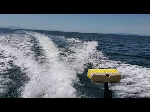 Bayliner 2670 with 200hp Evenrude outboard. - YouTube