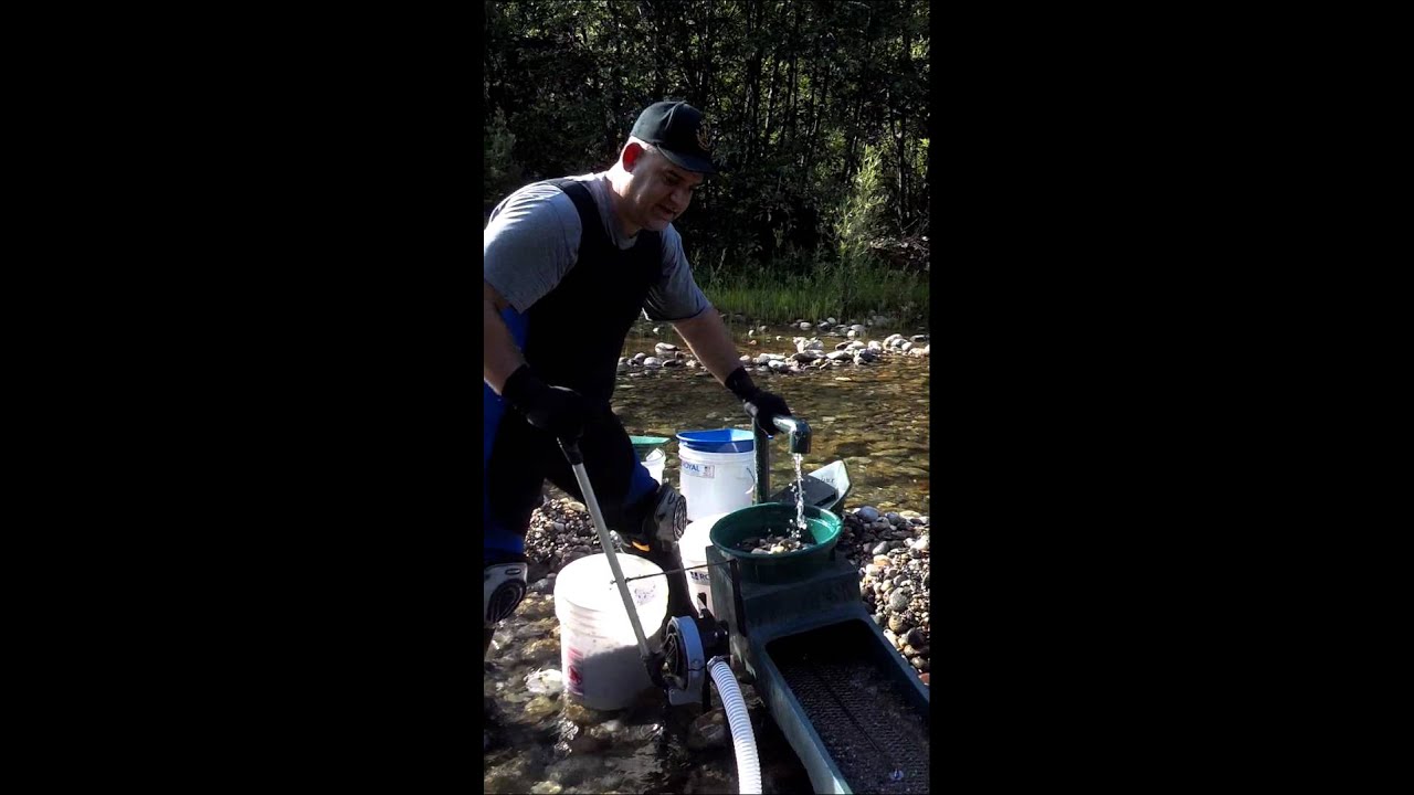 June 2013 Bear River Gold grabber Rocker Box. - YouTube