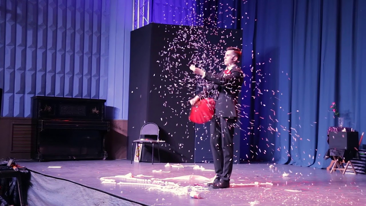 Roma's magic shoW Иллюзионист Роман Логванов - YouTube