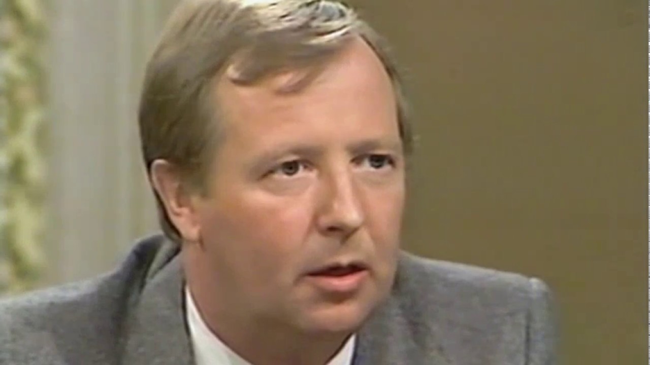 Me And My Girl 04x04 - Poor Uncle Derek - YouTube