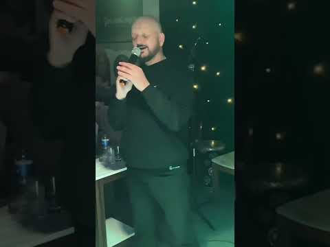 Ünal Korkmaz canlı performans mini konser tadında