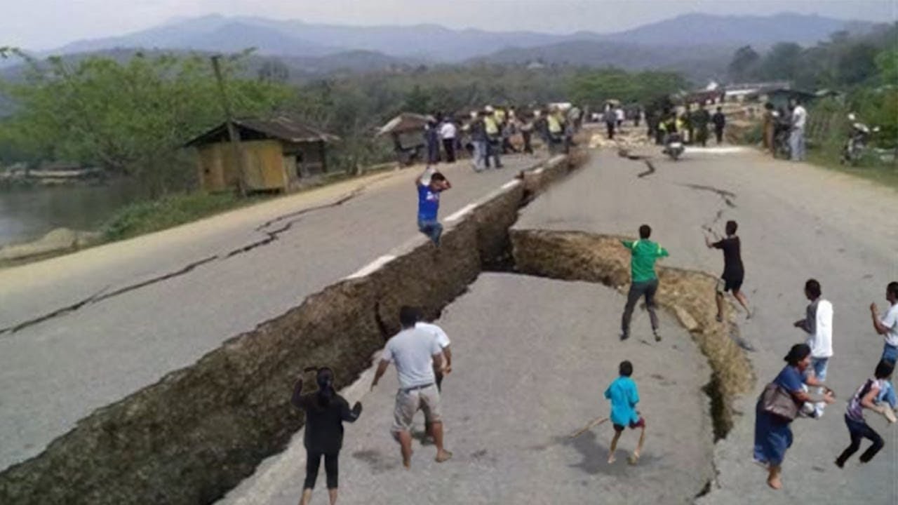 Destruction in Brazil! The ground suddenly split, causing buildings and ...