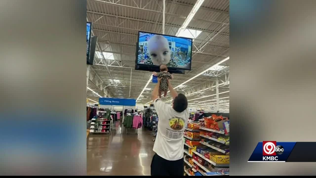 Photo of Kansas baby inside Walmart goes viral on Twitter - YouTube