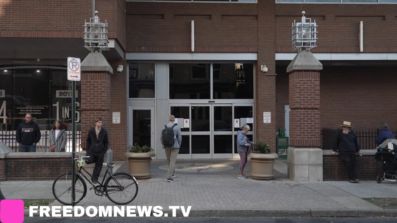 Amish Voters Line Up to Vote Early in Lancaster, Pennsylvania - YouTube