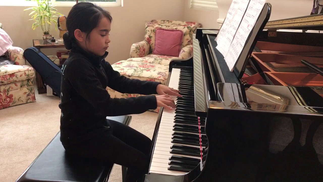 Anabel Wallace (8yo) Bach Fugue in C Major BMV 952 - YouTube