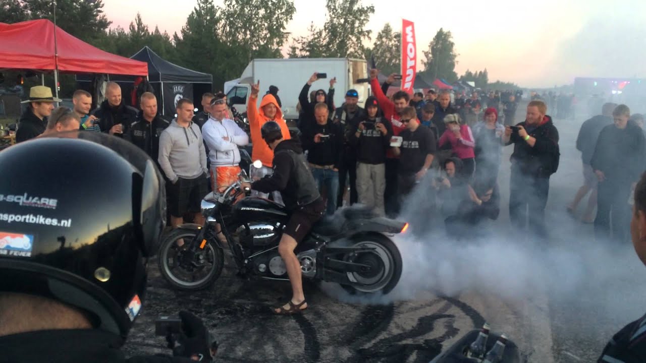Chopper burnout - Smash 2014 - YouTube