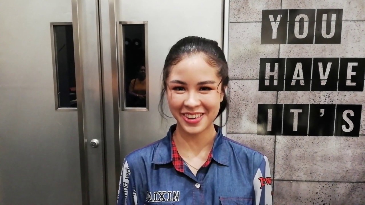 Kisses Delavin's "D' Ninang" Block Screening 🍿 - YouTube