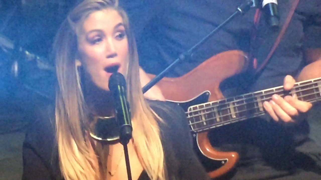The River Delta Goodrem Live - YouTube