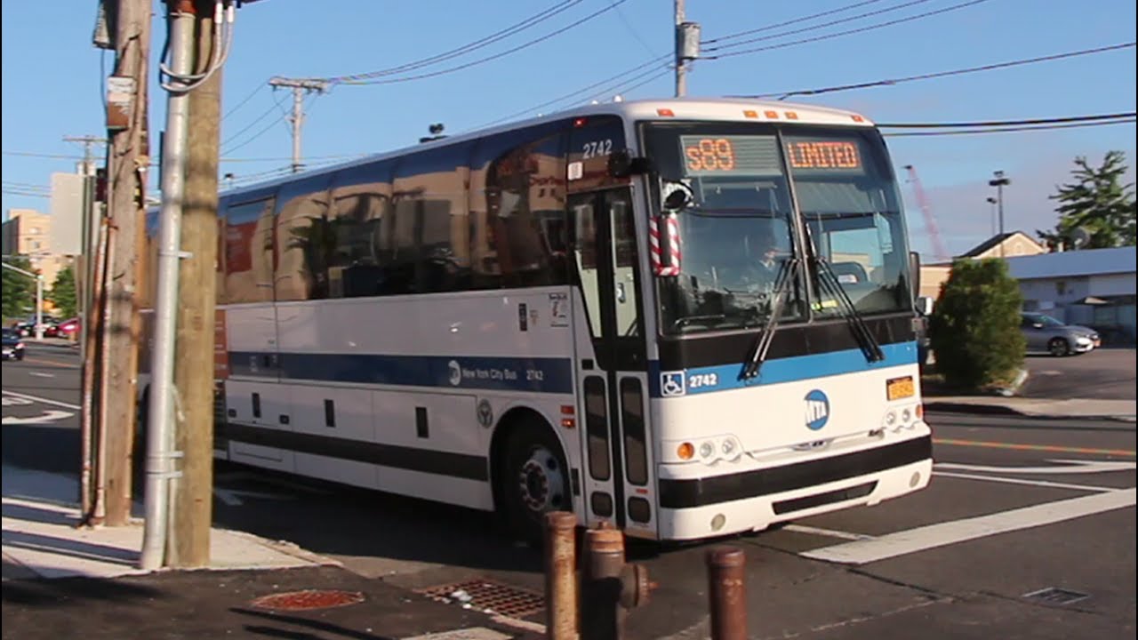 2016 Prevost X3-45 #2742 on the S89 Limited at Richmond Avenue and ...