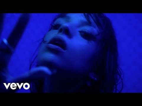 Raissa - POLICÍA (Official Video)