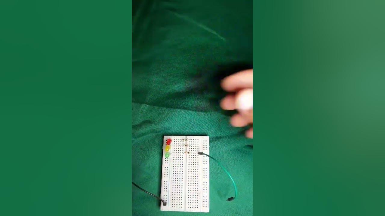 Tech Robótica - Semáforo com Arduino! - YouTube