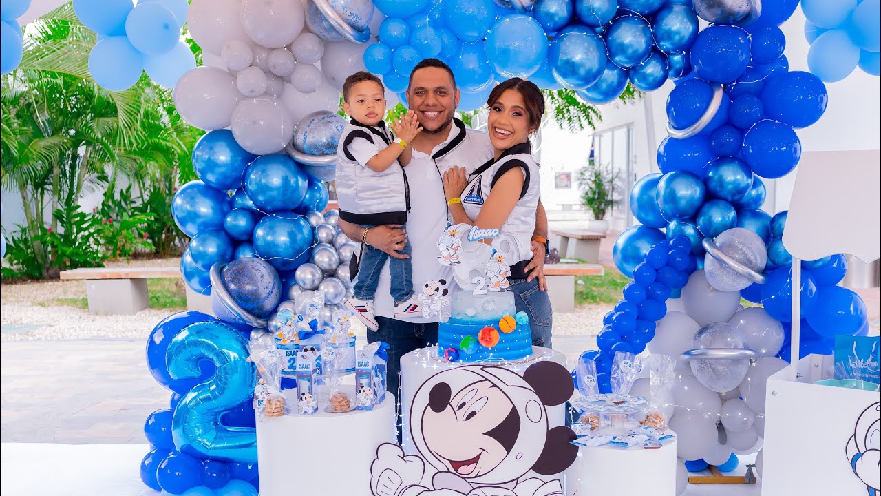 Fiesta Infantil - Mickey Mouse - Isaac 2 años. - YouTube