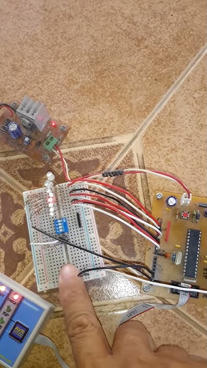 AVR ATmega328p internal pull-up - YouTube