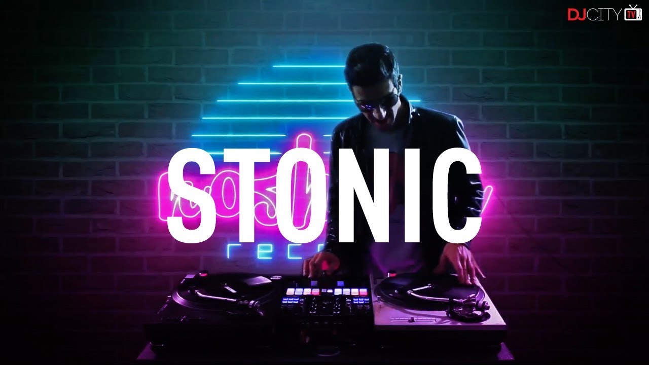 Stonic Performs Indie-Influenced Routine - YouTube