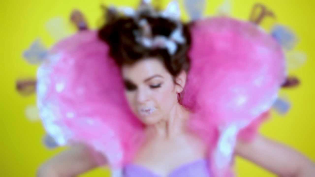 Jesca Hoop - 'Hospital (Win Your Love)' (OFFICIAL VIDEO) - YouTube