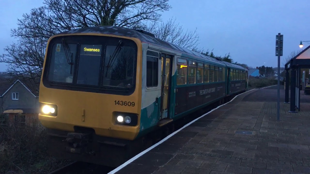 Class 143 609 at Pembroke 2020 - YouTube