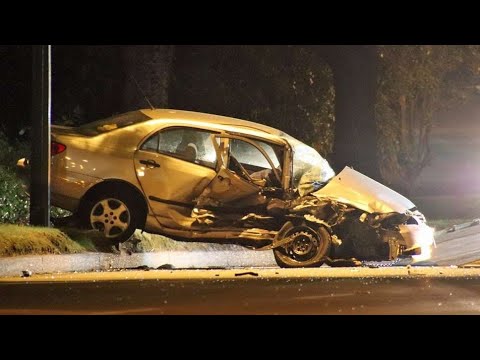 BeamNG.drive - Realistic Fifth Wheel Operation &Trailer Usage - YouTube