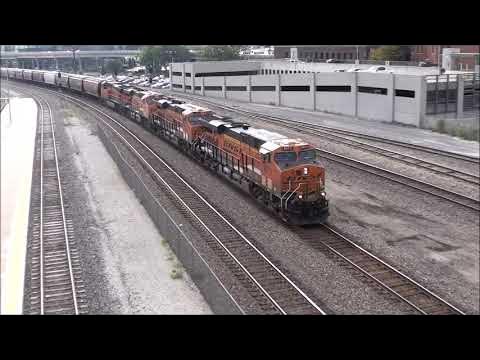 BNSF EB Grain Train Meets UP WB Beelman Gravel Train. Kansas City, MO 8/27/22 - YouTube