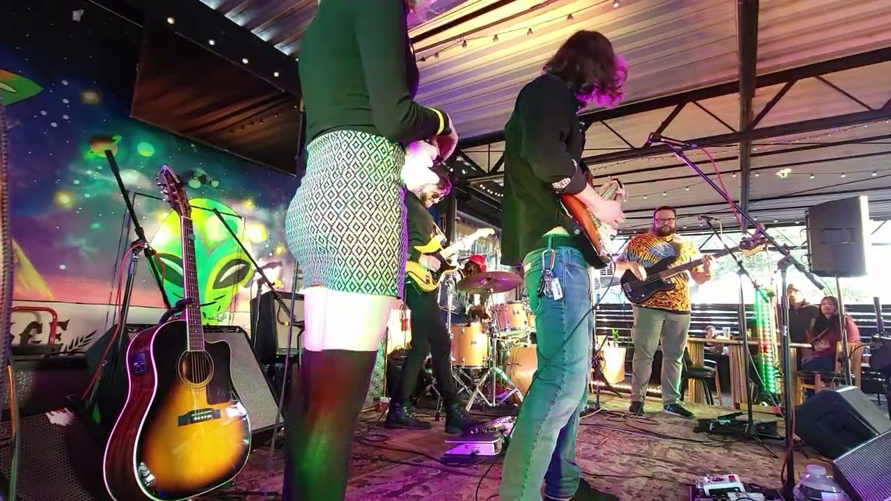 Looshka- Live at Funk Cancer 2022 ft. Michael Nivens - YouTube