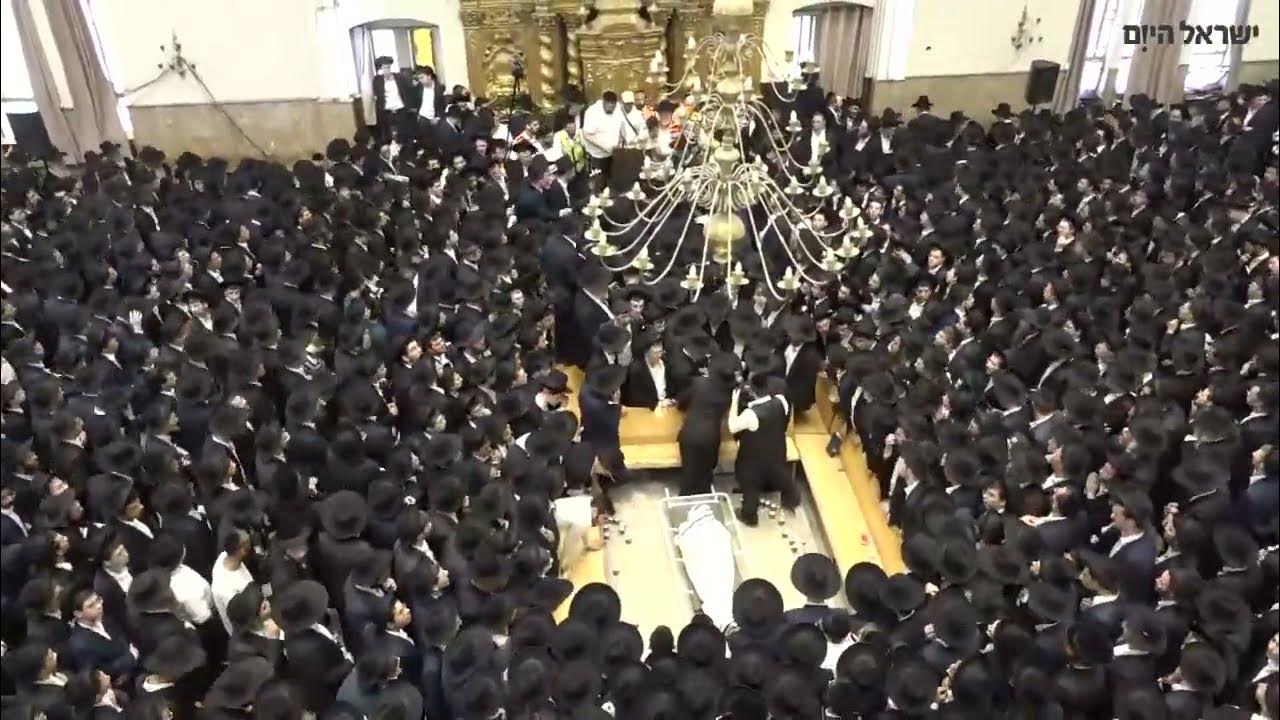 שידור ישיר בשעה זו הרב גרשון אדלשטיין מובא למנוחות בבית העלמין פוניבז