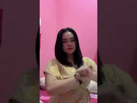 Cantik manis bahenol bergoyang