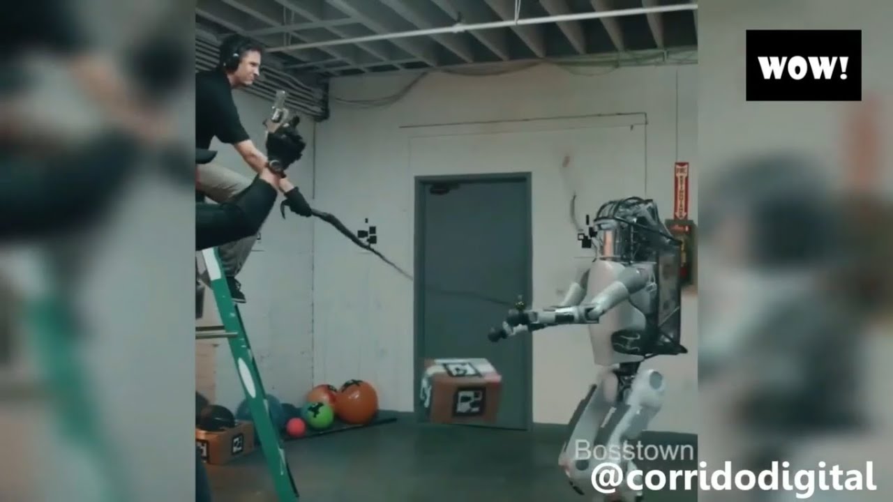 ROBOT SUFRE BULLYING - YouTube