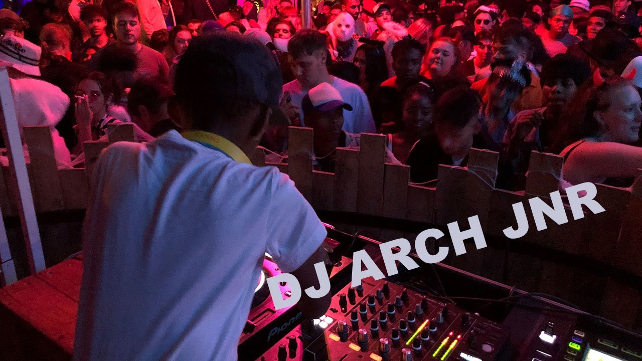 DJ Arch Jnr Rocking The Crowd Hard at Huula Beach Club. - YouTube