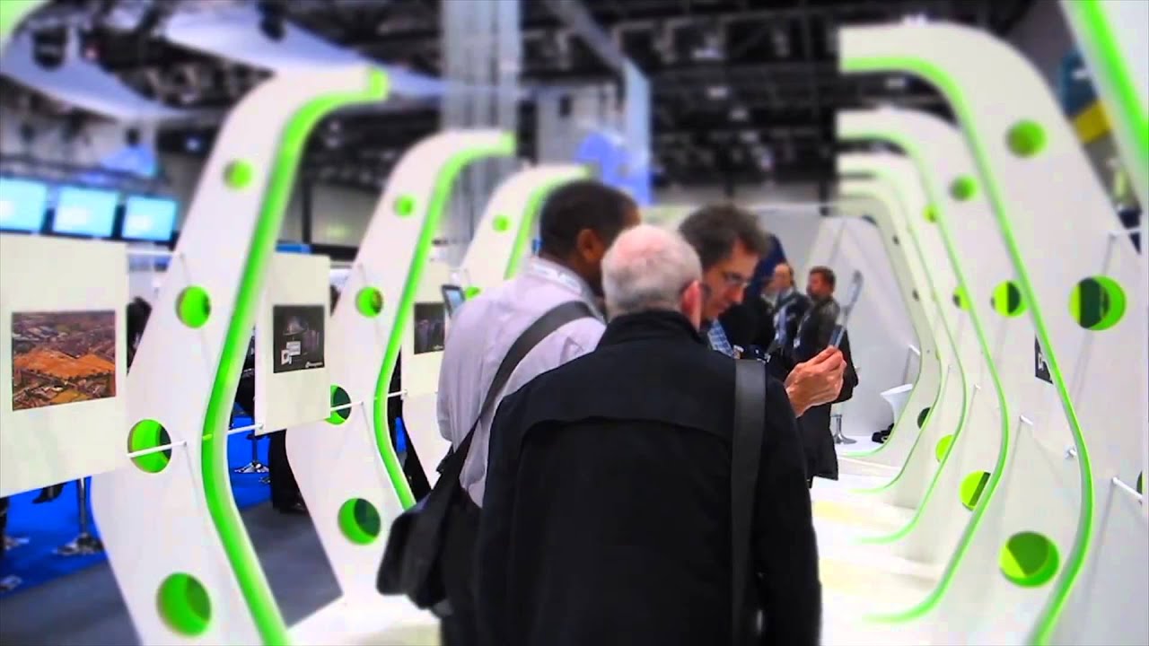 Schneider Electric Augmented Reality Exhibition Stand - YouTube