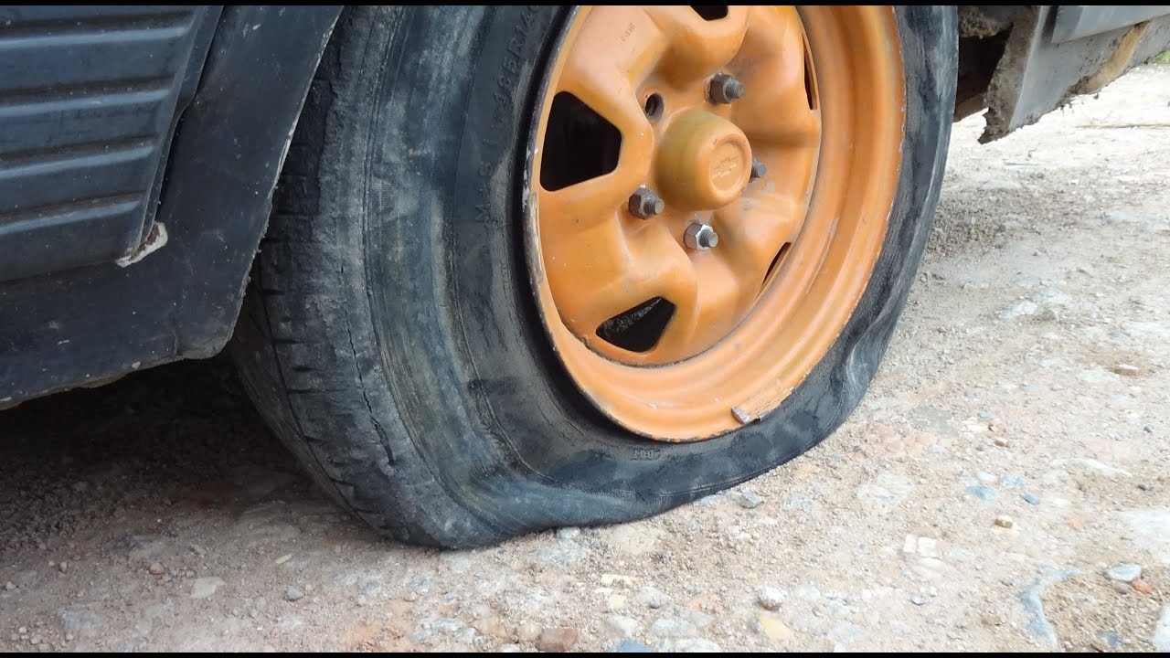 Derrapando estrada de terra - Tire burnout on rocks 4 - YouTube