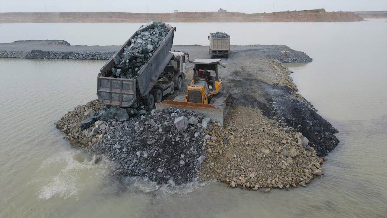Good Work!! Team Operator Dump Truck Transport Stone to Bulldozer ...