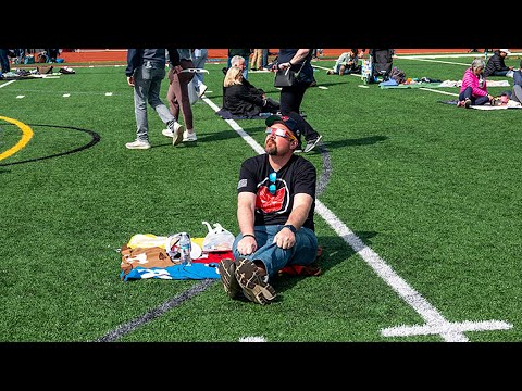 Total eclipse scenes from Northeast Ohio - YouTube