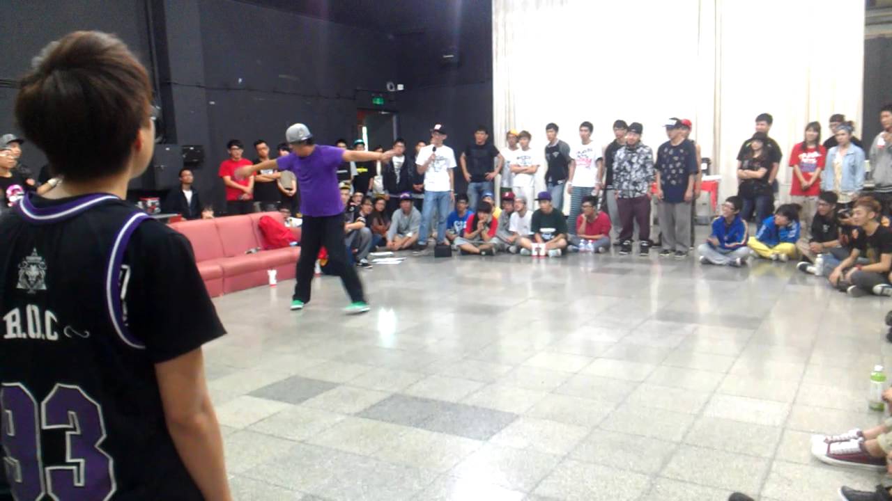 2012／10／13D CupFreestyleBattle2 ON 2 評審soloLet's Boogie 威威老師 - YouTube